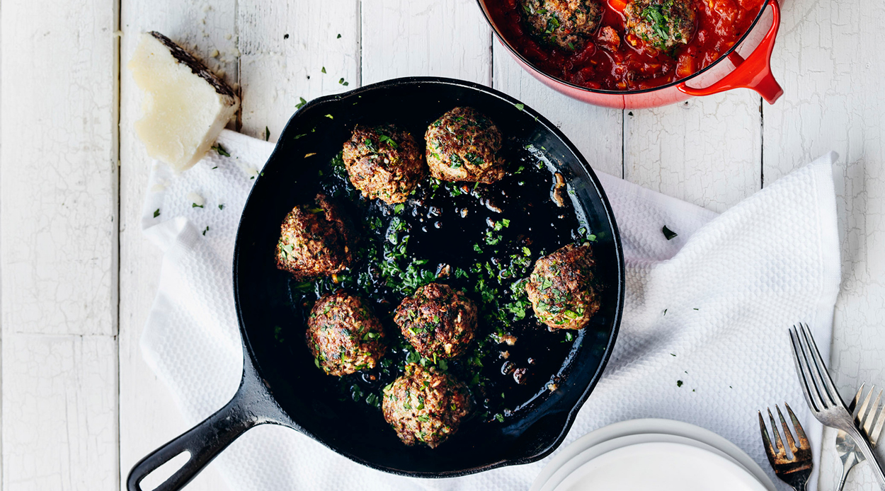 5 reasons why you should be incorporating cast iron cookware into your ...