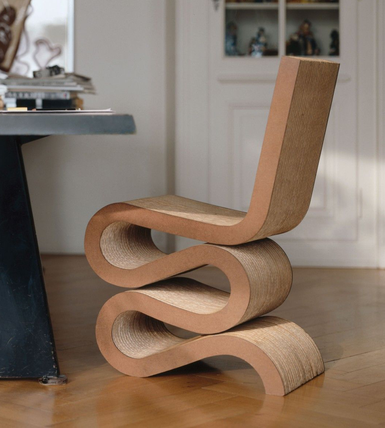 The story behind the Wiggle Side Chair, created by famous architect ...