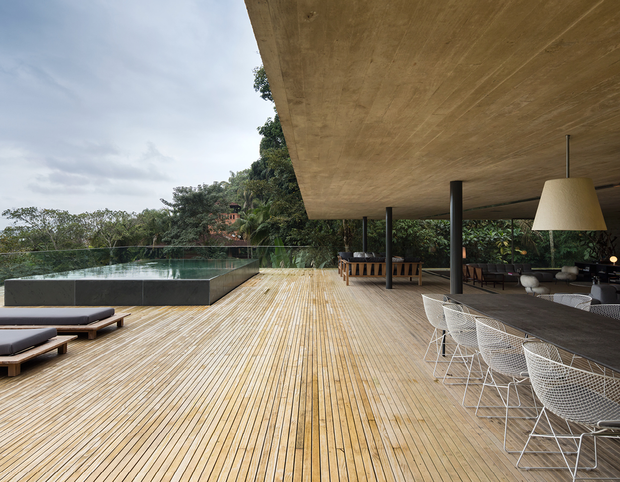 Structure and environment harmonise perfectly in this architectural ...