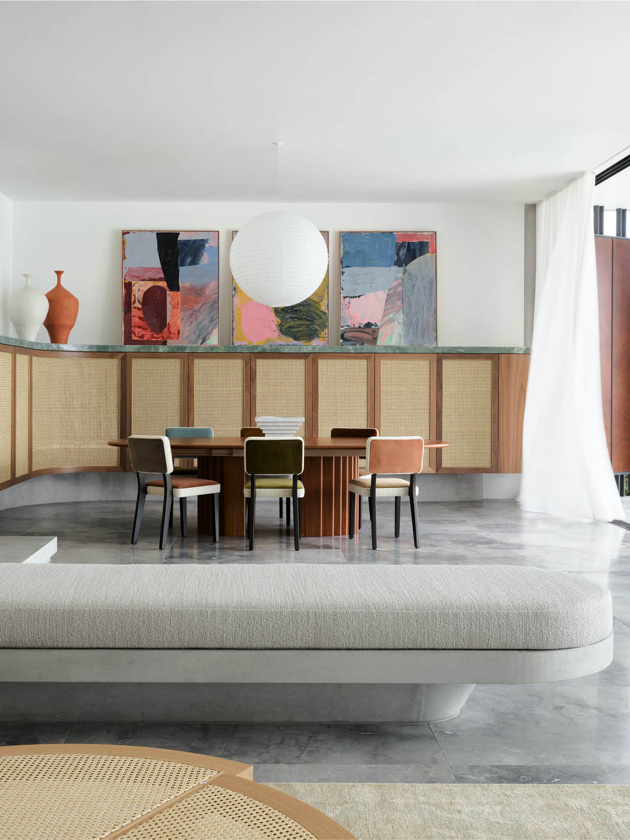 This Sydney beachside home juxtaposes relaxed antipodean vibes with ...