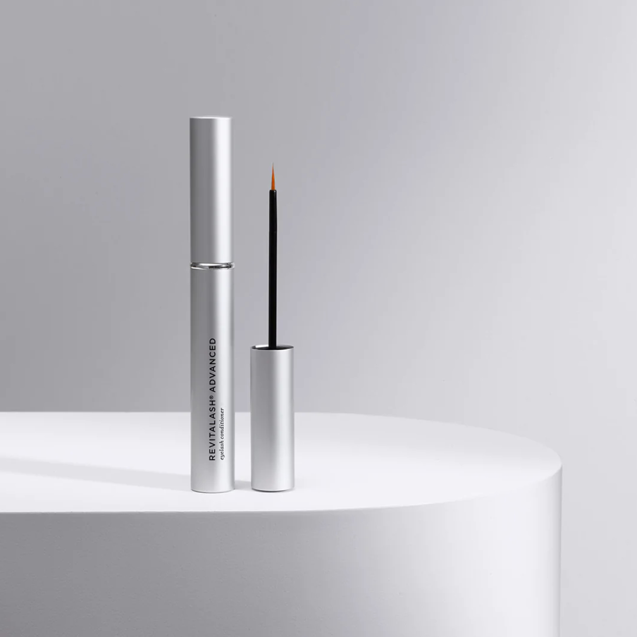 My review of the RevitaLash Advanced Eyelash Conditioner